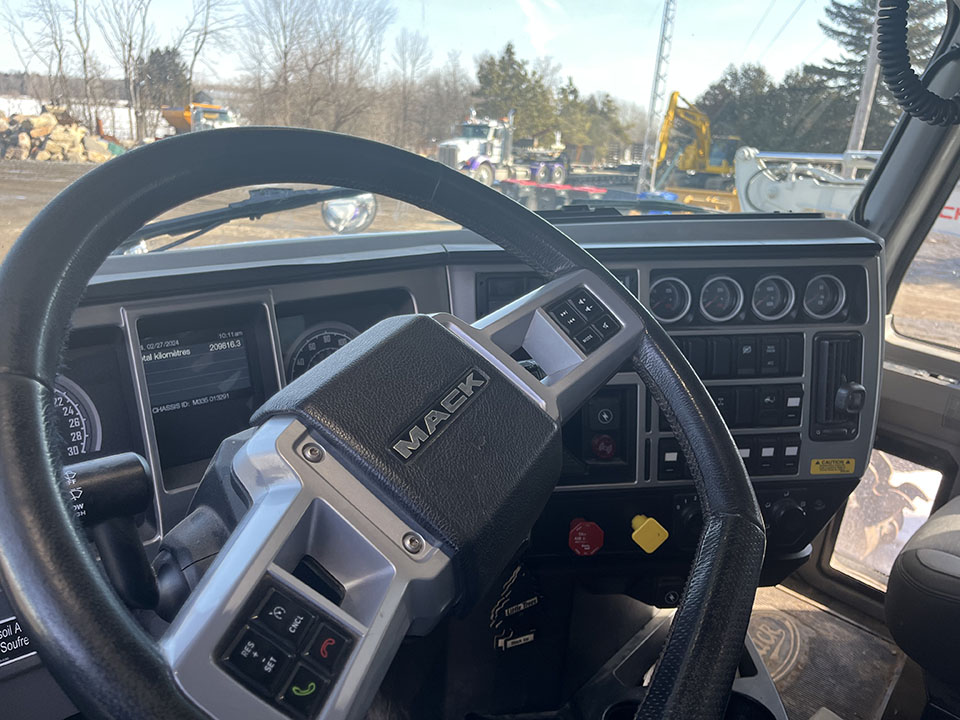 2020 Mack Granite 12 Wheel Truck